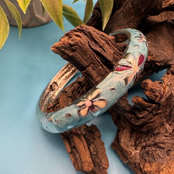 Jiu Long Xing | Jewelry | Blue Swirled Enamel Clamp Bangle Euc Silver ...